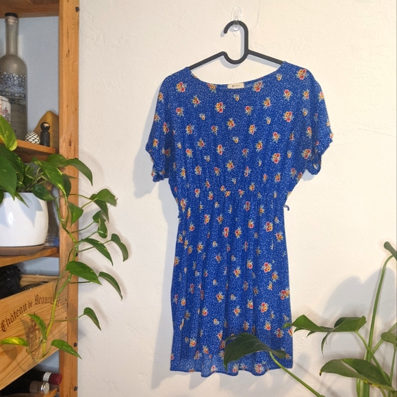 Everly | Dresses | Everly Blue Floral Short Sleeve Dress | Poshmark